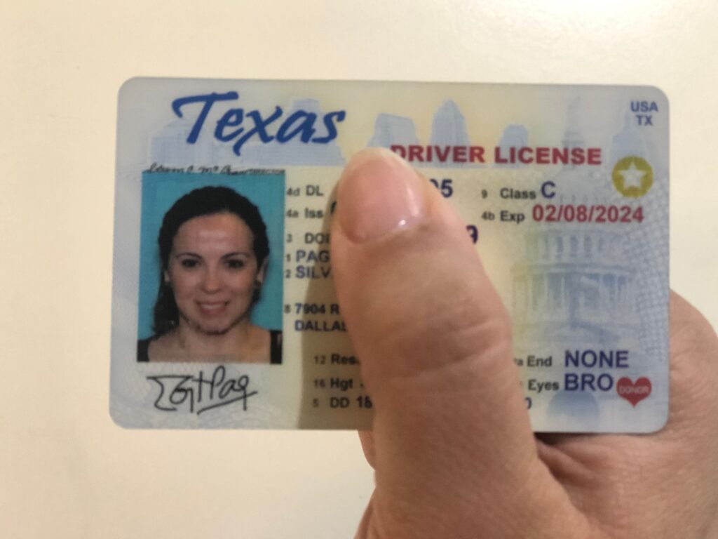¿Cuánto cuesta el ID de Texas? • MundoComo